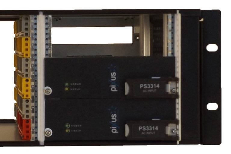 Horizontal mount chassis accepts multiple backplane architectures ...