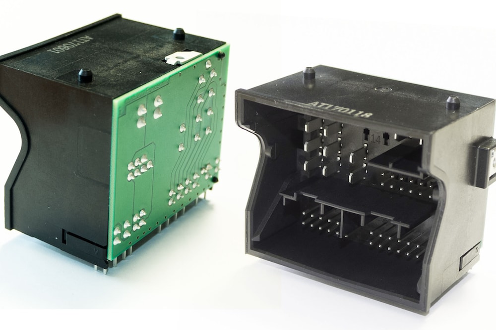 Junction box connector meets Volkswagen interface standard - Softei.com ...
