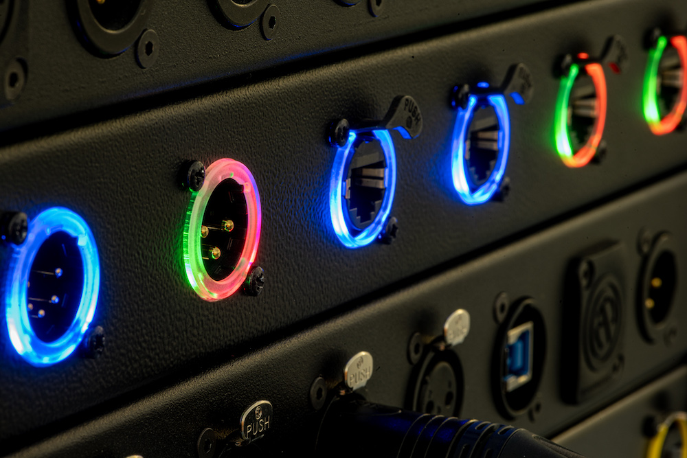 Halo connector range gives visual feedback for chassis data - Softei ...