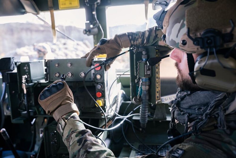 Three locking options secure AMC series T for military and security use - Softei.com - Global ...